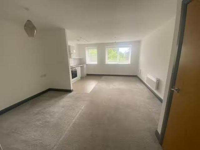 Studio flat for rent in Quorn House, Browns Green, Birmingham.