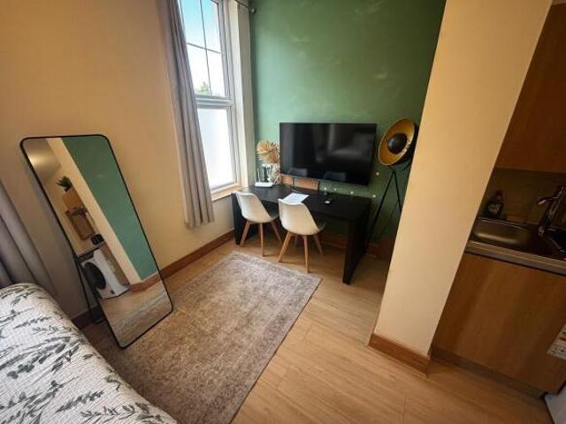 Studio flat for rent in Queens Road, City Centre, Coventry, CV1