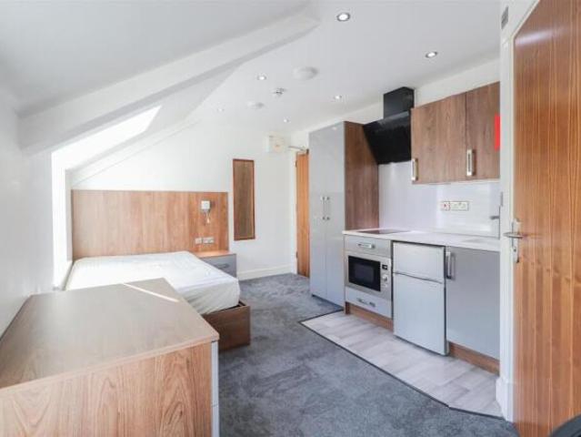 Studio flat for rent in Queens Road, City Centre, CV1
