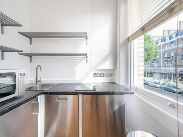 Studio flat for rent in Randolph Avenue, Maida Vale, London, W9