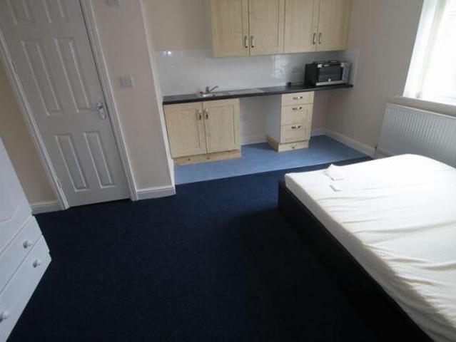 Studio flat for rent in Radford Road, Nottingham, NG7