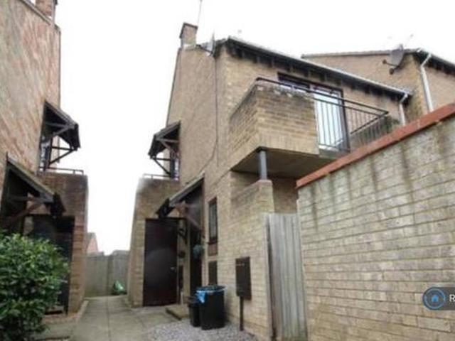Studio flat for rent in Reading Lower Earley Reading RG6