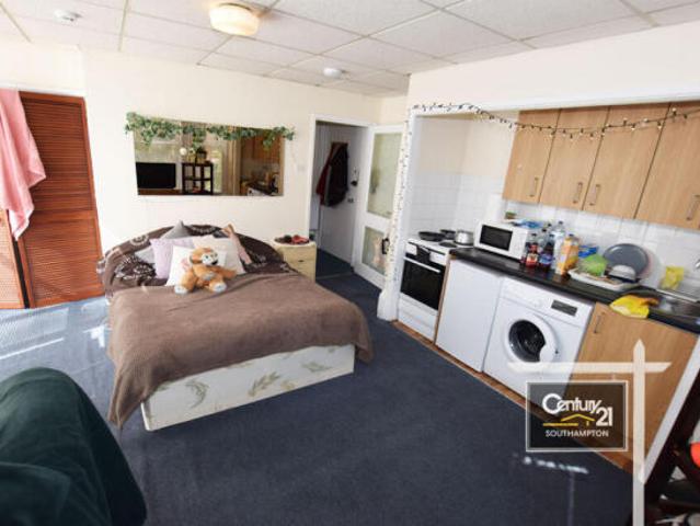Studio flat for rent in |Ref: R152180|, Westwood Road, Southampton, SO17 1DN, SO17