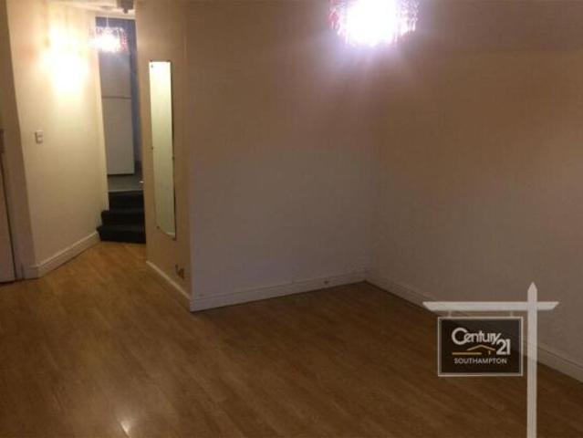 Studio flat for rent in |Ref: R152473|, Millbrook Road West. Southampton, SO15 0HU, SO15