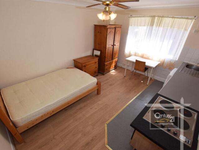Studio flat for rent in |Ref: R199134|, Cranbury Avenue, Southampton, SO14 0LQ, SO14