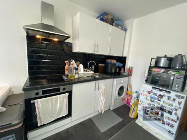 Studio flat for rent in |Ref. R214137|, Chestnut Road, Southampton, SO16 6BU, SO16