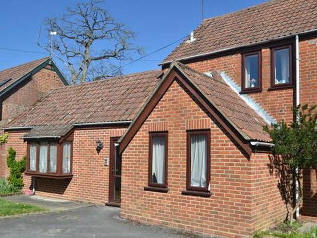 Studio flat for rent in Ringwood Hampshire BH24