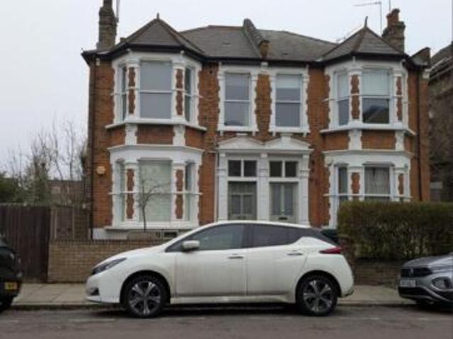 Studio flat for rent in Ribblesdale Road, London, N8