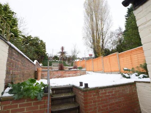 Studio flat for rent in Richmond Road Studio Available May, LN1