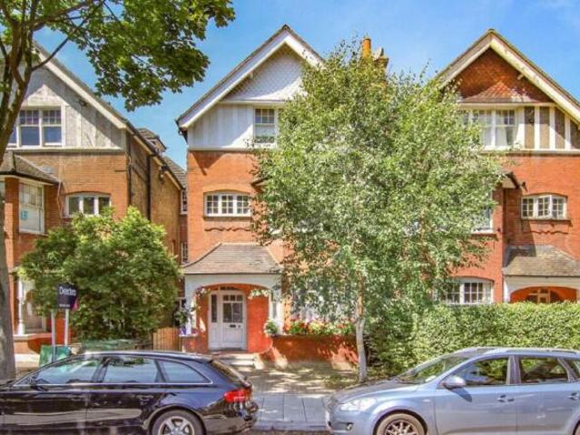 Studio flat for rent in Riggindale Road, Streatham, SW16