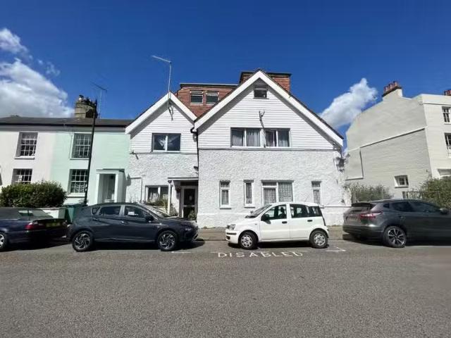 Studio flat for rent in River Road, LITTLEHAMPTON, BN17