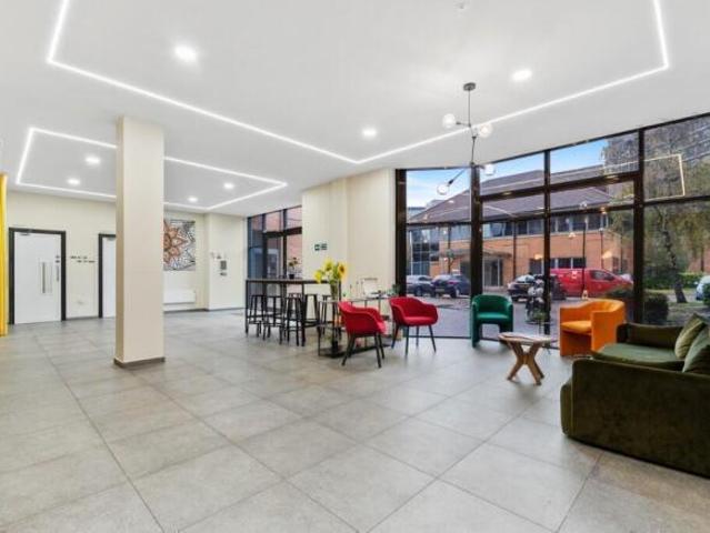 Studio flat for rent in Riverbank Way, London, TW8