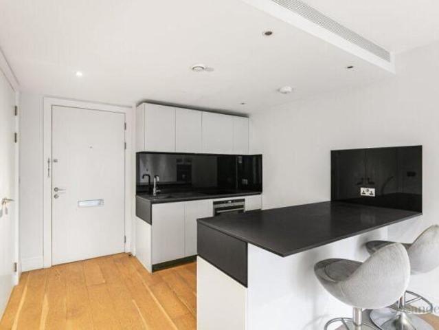 Studio flat for rent in Riverlight Quay, London, SW11