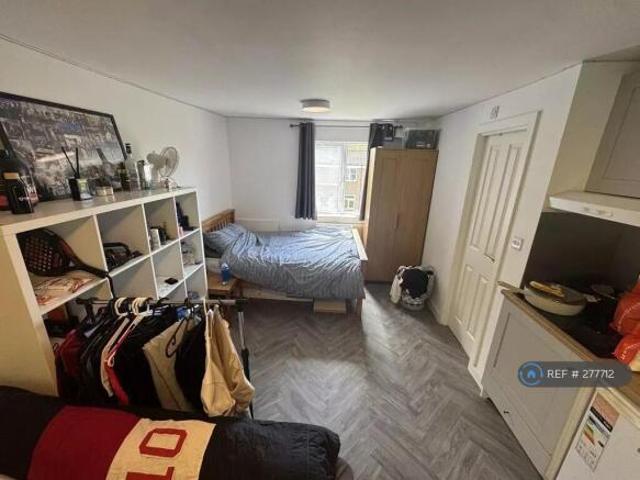 Studio flat for rent in Roman Way, Birmingham, B15