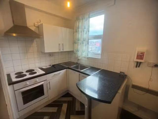 Studio flat for rent in Romford Road, London, E12