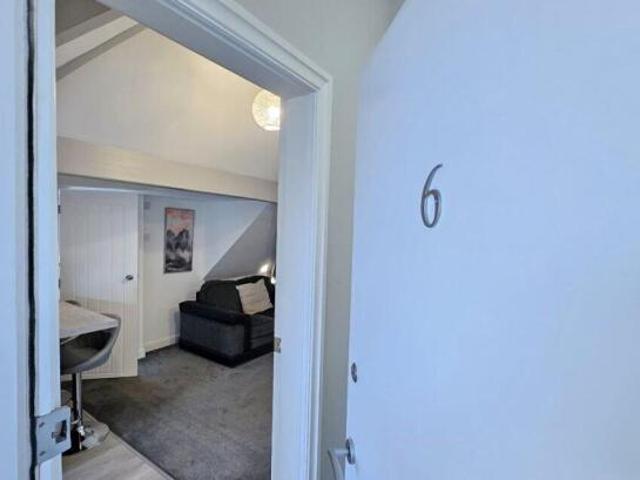 Studio flat for rent in Room 6, 95 Bradford Street, Bolton, BL2 1JY, BL2