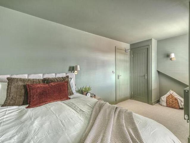 Studio flat for rent in Room 6, Wolfa Street, DE22
