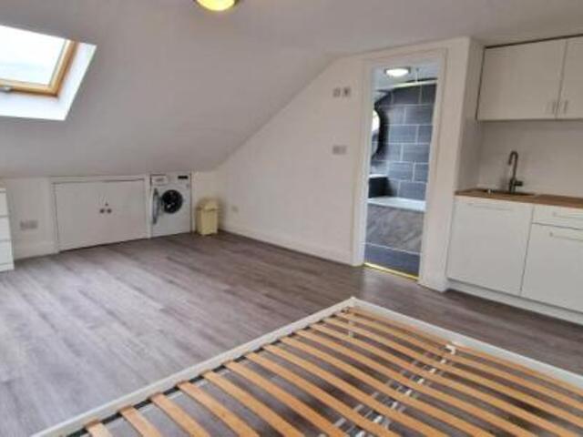 Studio flat for rent in Room 7 The Loft, Reighton Road, Hackney E5