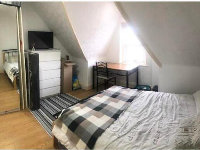 Studio flat for rent in Roath, Cardiff, CF23