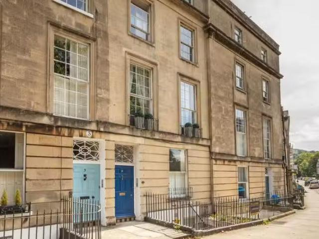 Studio flat for rent in Rochfort Place, BA2