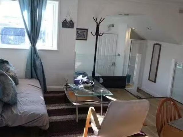 Studio flat for rent in Ross Street, CB1