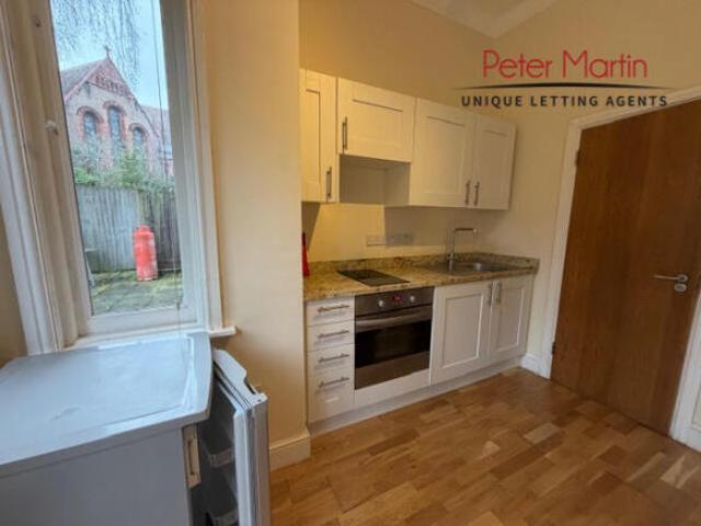 Studio flat for rent in Rosslyn Hill, Belsize Park, NW3
