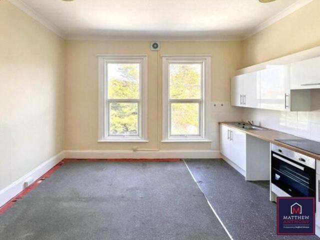 Studio flat for rent in Rowlands Road, Worthing, BN11