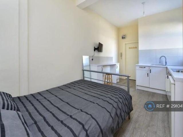 Studio flat for rent in Rufford Street, London, N1