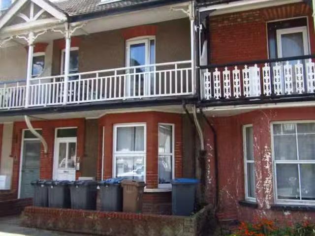 Studio flat for rent in Russell Road, Felixstowe, IP11