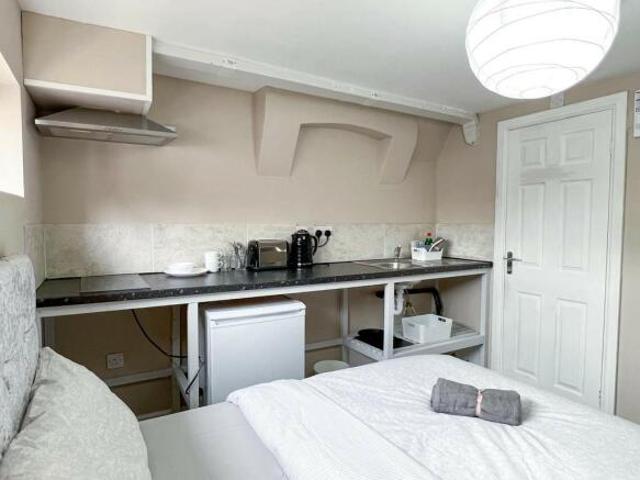 Studio flat for rent in Russell Road, Nottingham, Nottinghamshire, NG7