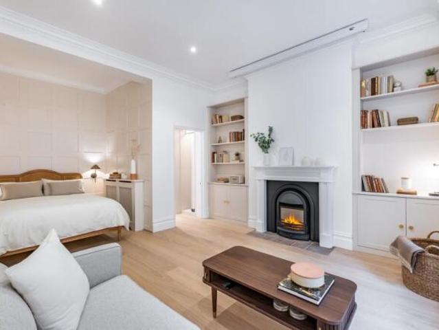 Studio flat for rent in Rutland Gate London SW7