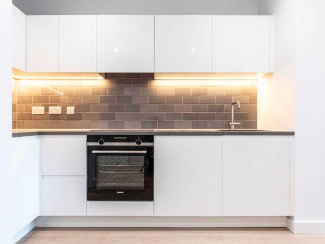 Studio flat for rent in Schooner Road, Royal Wharf, E16