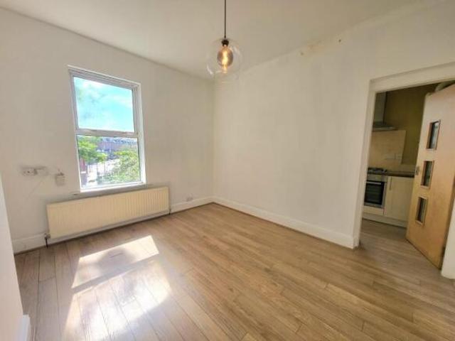 Studio flat for rent in School Lane, Heaton Chapel, Stockport, Cheshire, SK4