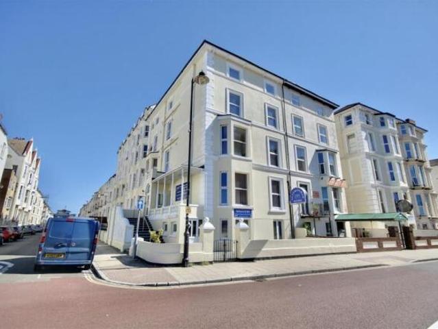 Studio flat for rent in Sandringham Apartments, Osborne Road, Southsea, PO5