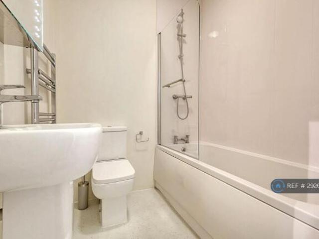 Studio flat for rent in Sandwich Street, London, WC1H