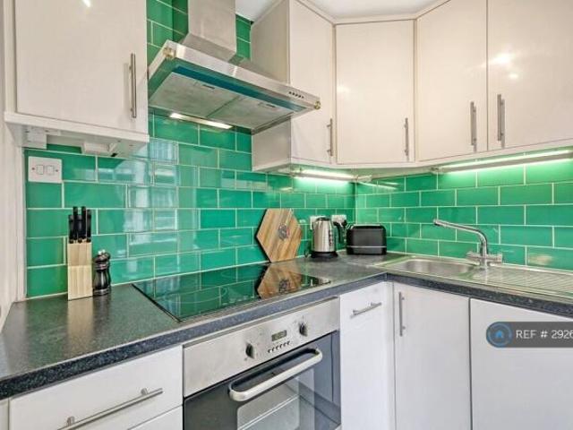 Studio flat for rent in Sandwich Street, London, WC1H