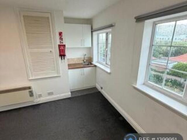 Studio flat for rent in Saltdean, Brighton, BN2