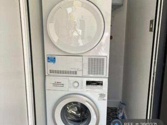 Studio flat for rent in Salcombe Gardens, London, NW7