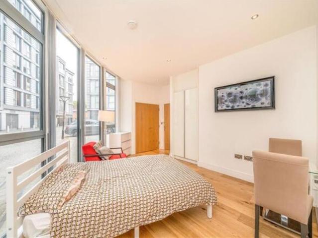 Studio flat for rent in Seager Place, Deptford, SE8
