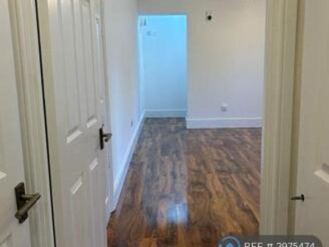 Studio flat for rent in Skelton Close, Luton, LU3