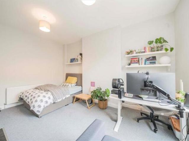 Studio flat for rent in Shoreditch High Street, Shoreditch, E1