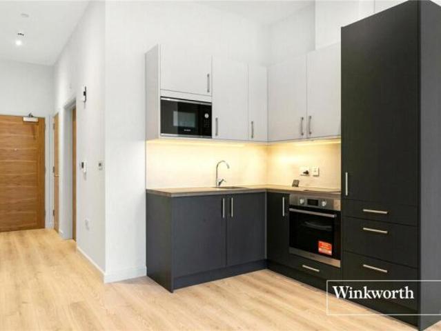 Studio flat for rent in Shakespeare Road, Finchley, London, N3