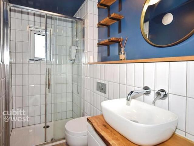 Studio flat for rent in Shakespeare Road Worthing BN11