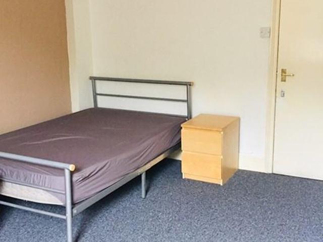 Studio flat for rent in Sheffield, S6