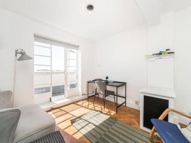 Studio flat for rent in Shepherds Bush Road, Shepherds Bush, W6