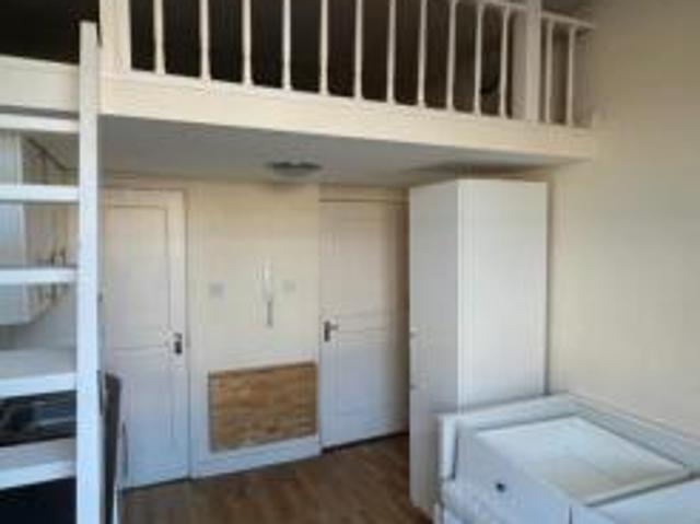 Studio flat for rent in Sinclair Road, London, W14