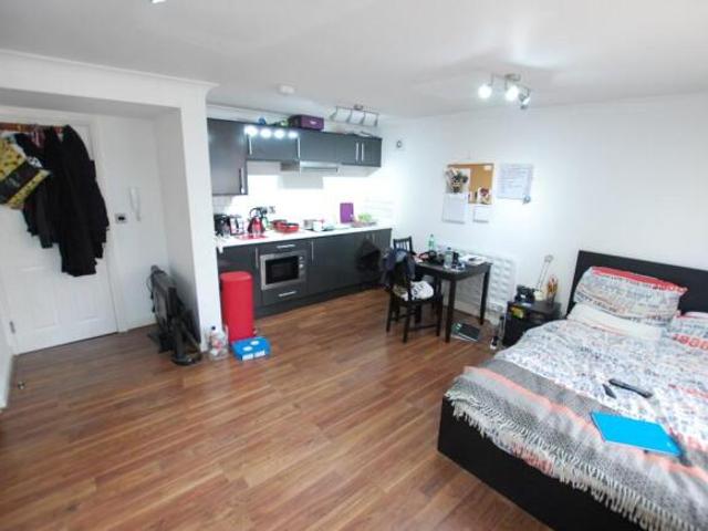 Studio flat for rent in Sidney Street, Sheffield, S1