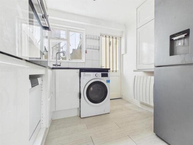 Studio flat for rent in Sillwood Place, Brighton, BN1