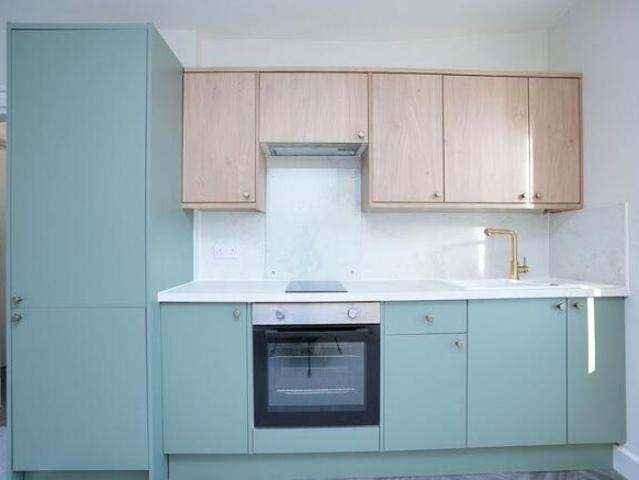 Studio flat for rent in Sillwood Place, Brighton, BN1