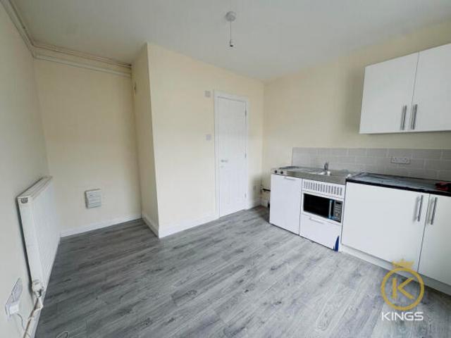 Studio flat for rent in Somerset Road, Southsea, PO5